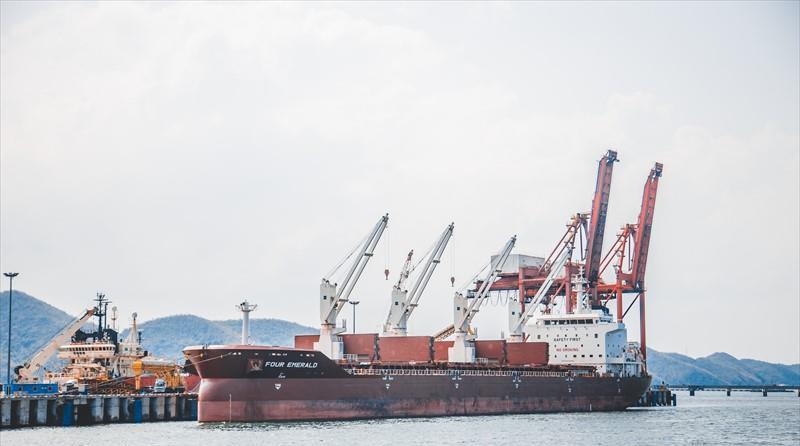 FOUR EMERALD - Vesseljoin