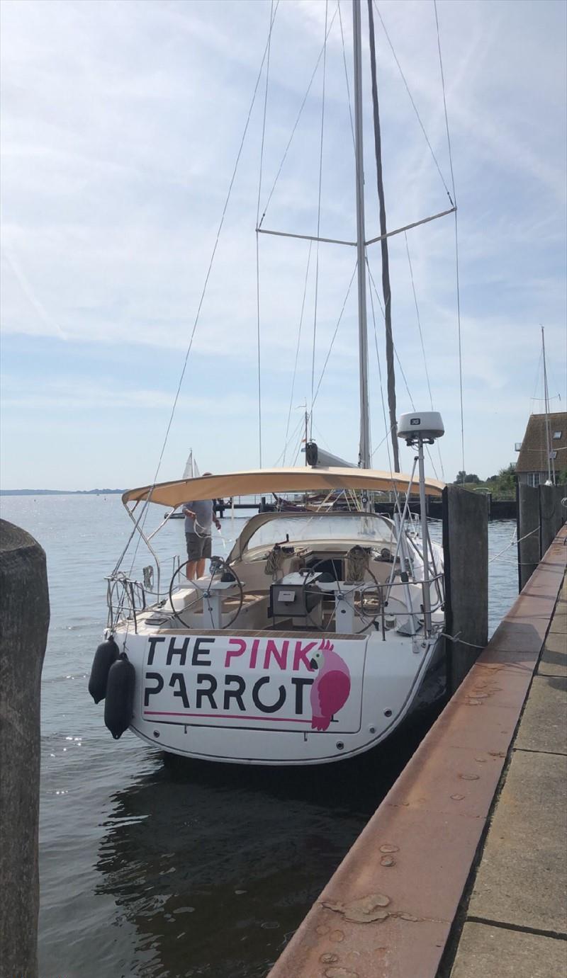 THE PINK PARROT - Vesseljoin