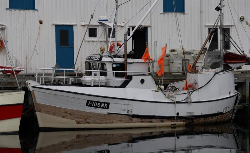 ULF DANIEL - Vesseljoin