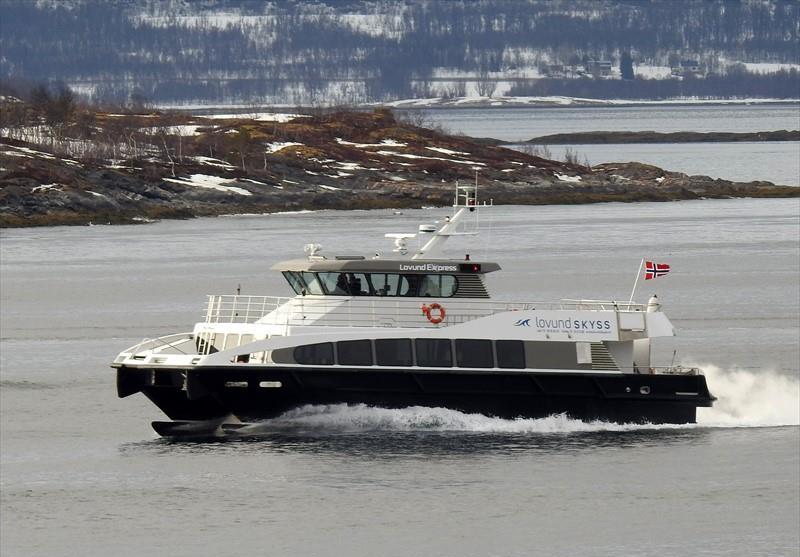 LOVUND EXPRESS - Vesseljoin