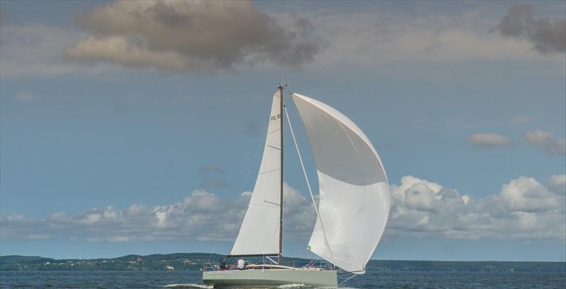 BLACK CARAVELA SOLO - Vesseljoin