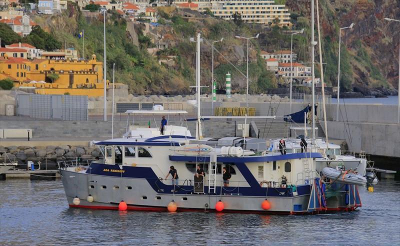 ADA REBIKOFF - Vesseljoin