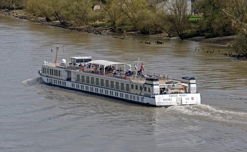 SWISS RUBY - Vesseljoin