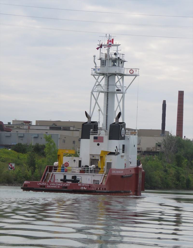 LAURA L VANENKEVORT - Vesseljoin