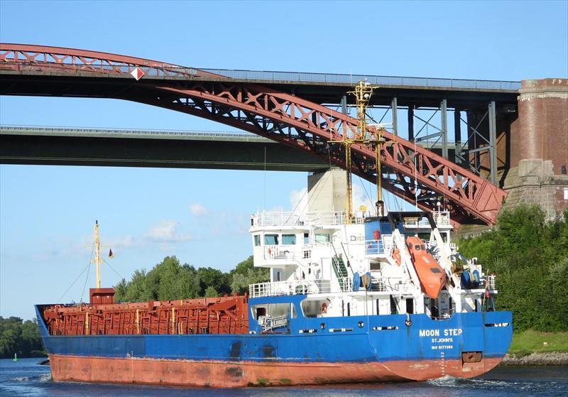 MOON STEP - Vesseljoin