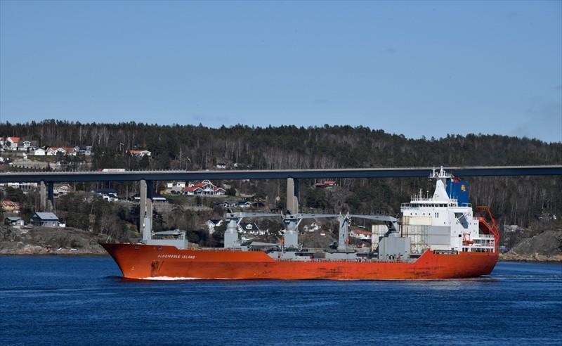 ALBEMARLE ISLAND - Vesseljoin