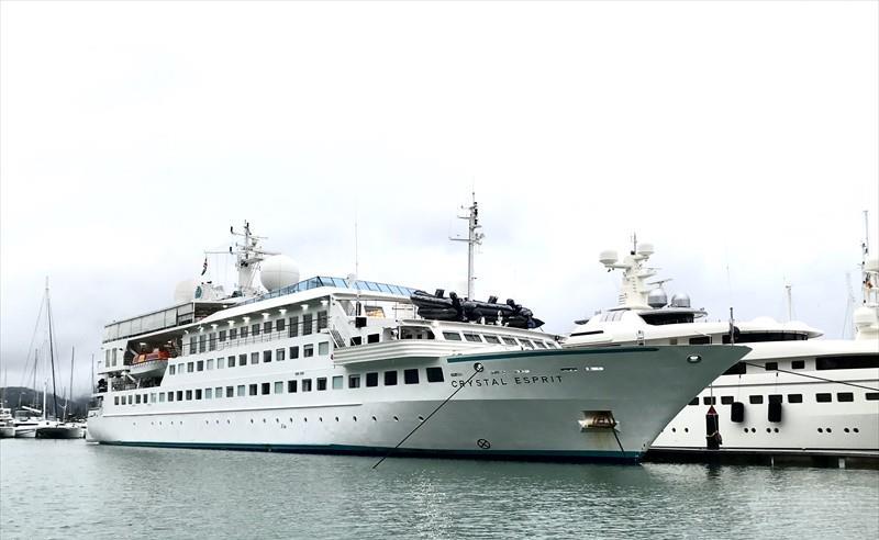 CRYSTAL ESPRIT - Vesseljoin