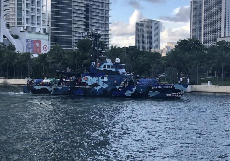 JOHN PAUL DEJORIA - Vesseljoin