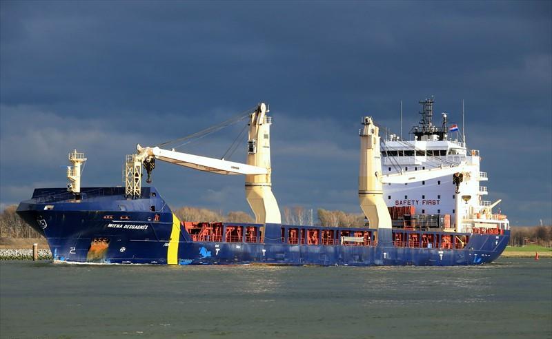 MIENA DESGAGNES - Vesseljoin