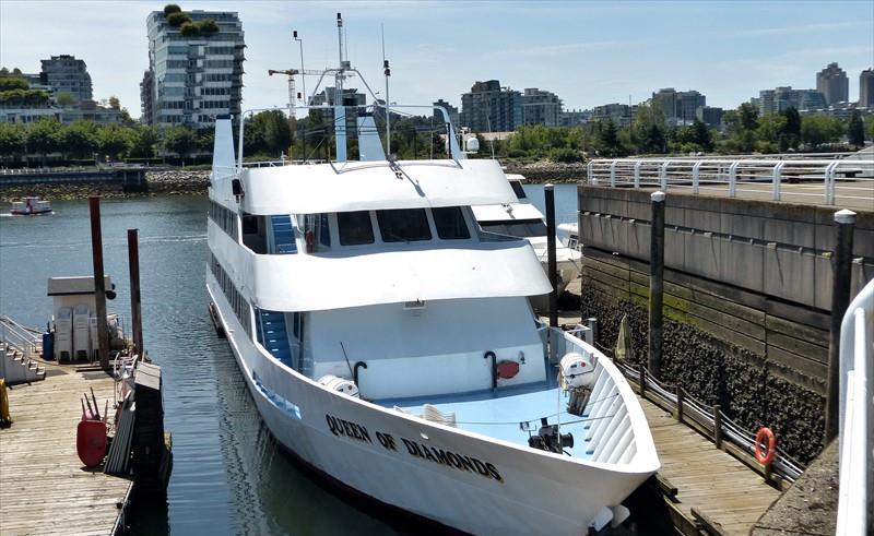 QUEEN OF DIAMONDS - Vesseljoin