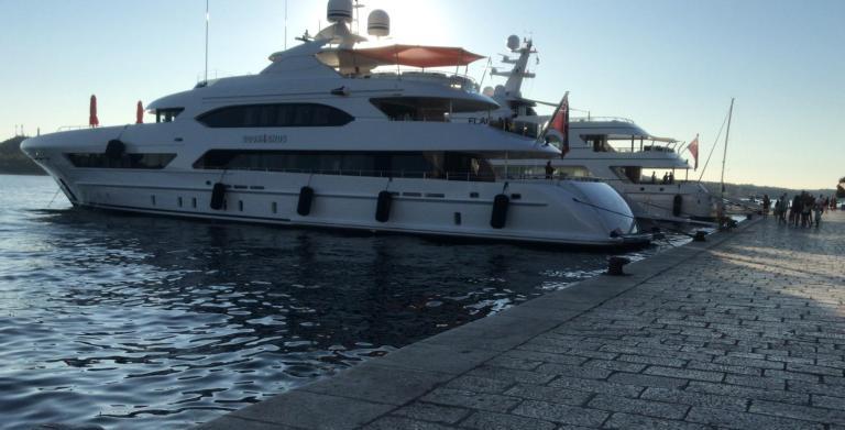 BOOK ENDS - Vesseljoin