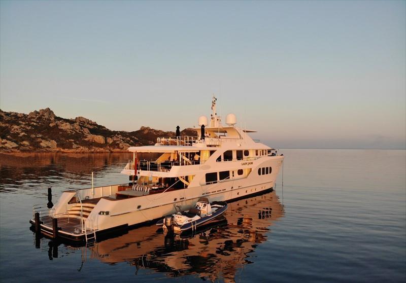 LADY JADE - Vesseljoin