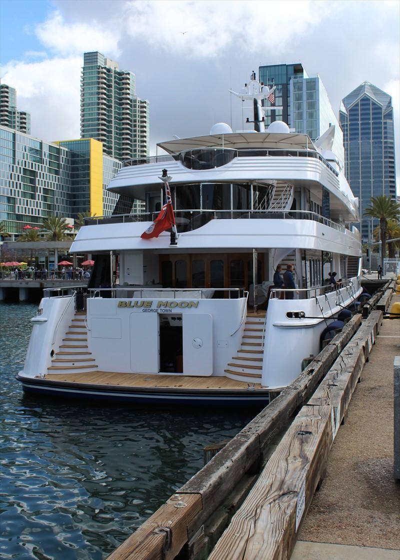 BLUE MOON - Vesseljoin