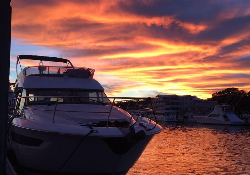 A FRAYED KNOT - Vesseljoin