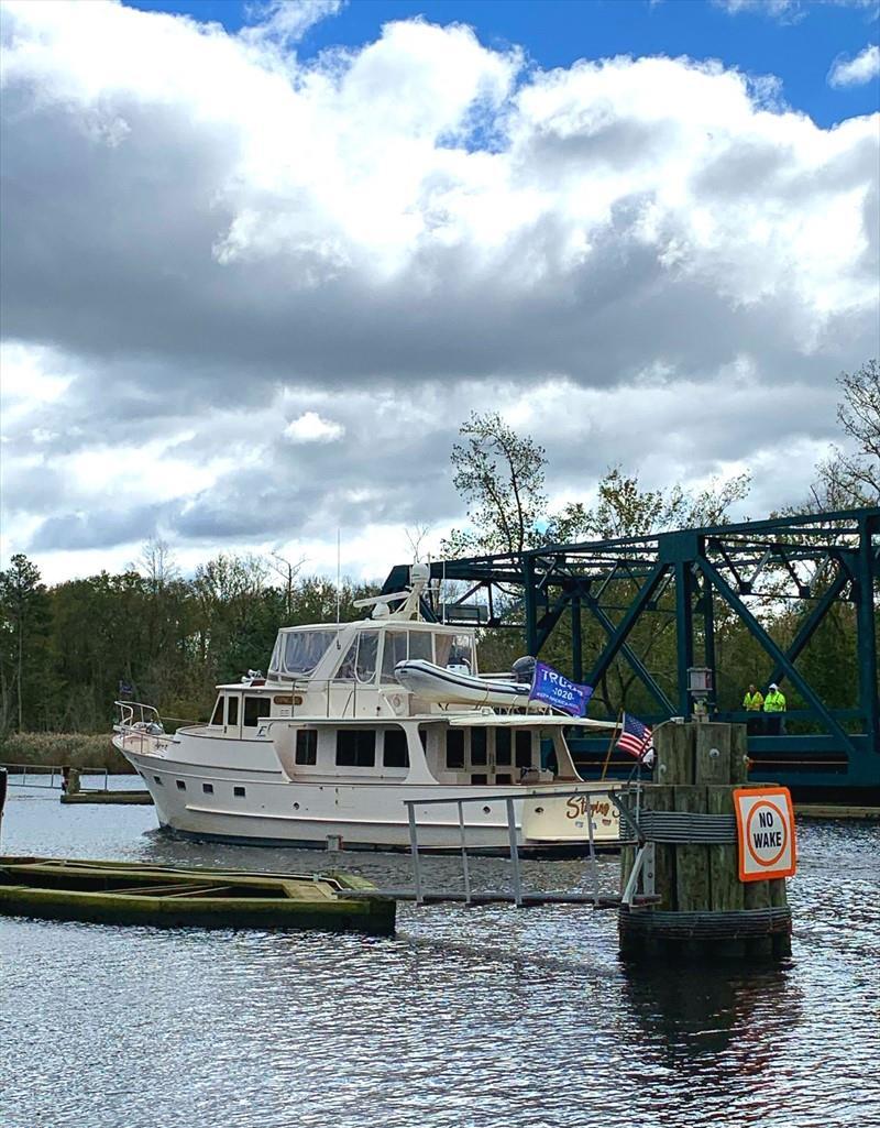 STEPPING STONE - Vesseljoin