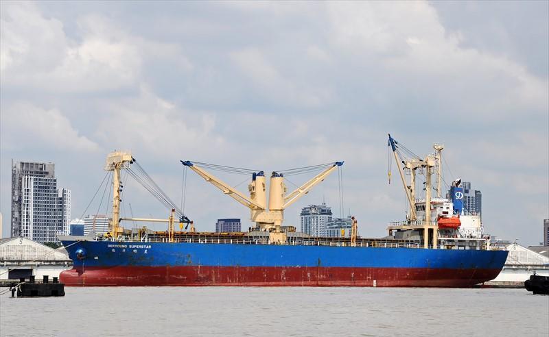 DERYOUNG SUPERSTAR - Vesseljoin