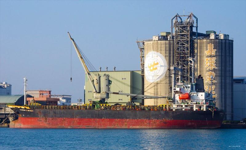 RAINBOW SYMPHONY - Vesseljoin