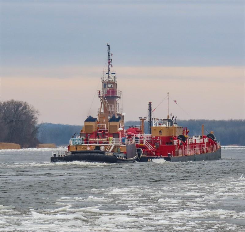 LUCY REINAUER - Vesseljoin