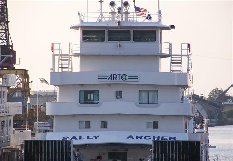 SALLY ARCHER - Vesseljoin