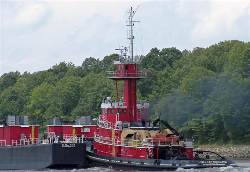 LINDA LEE BOUCHARD - Vesseljoin