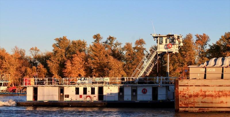 JULIE WHITE - Vesseljoin