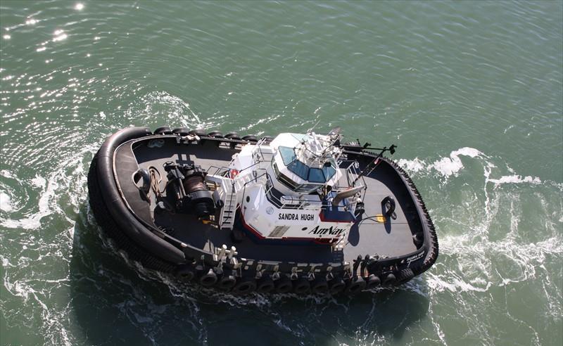 SANDRA HUGH - Vesseljoin