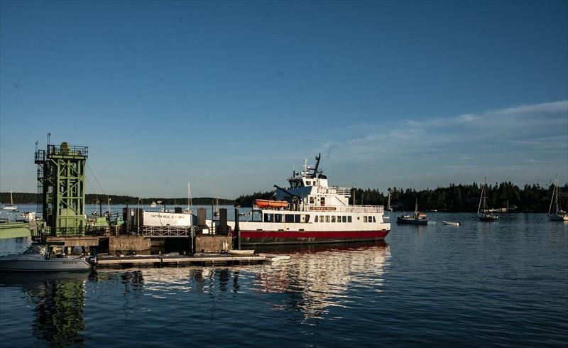 CAPTAIN NEAL BURGESS - Vesseljoin