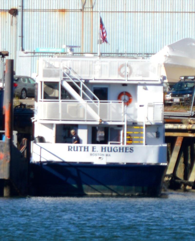 RUTH E HUGHES - Vesseljoin