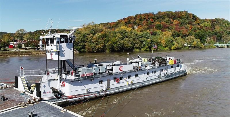 LUKE BURTON - Vesseljoin