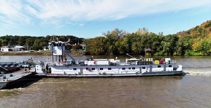 LUKE BURTON - Vesseljoin