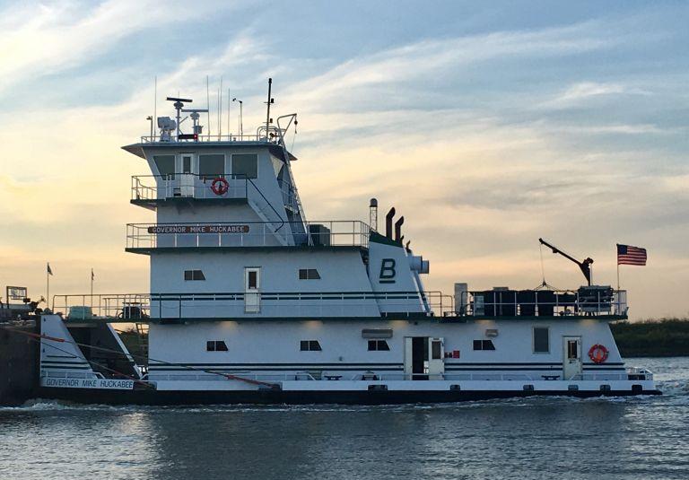 GOVERNOR MIKE HUCKAB - Vesseljoin