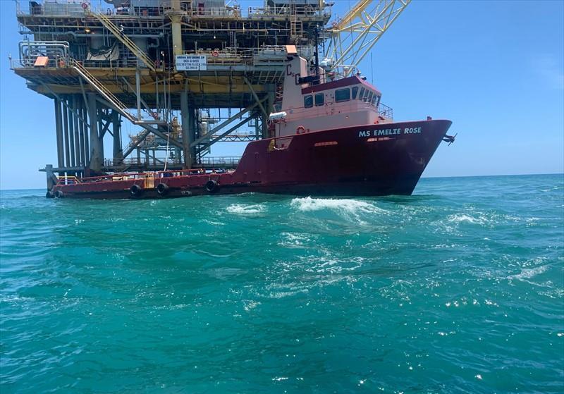 EMELIE ROSE - Vesseljoin