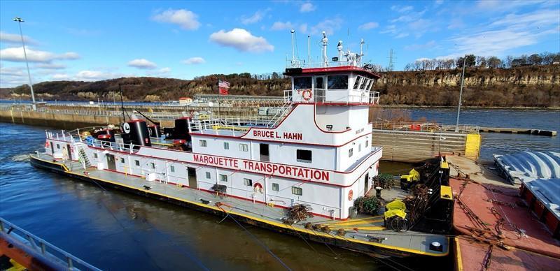 BRUCE L HAHN - Vesseljoin