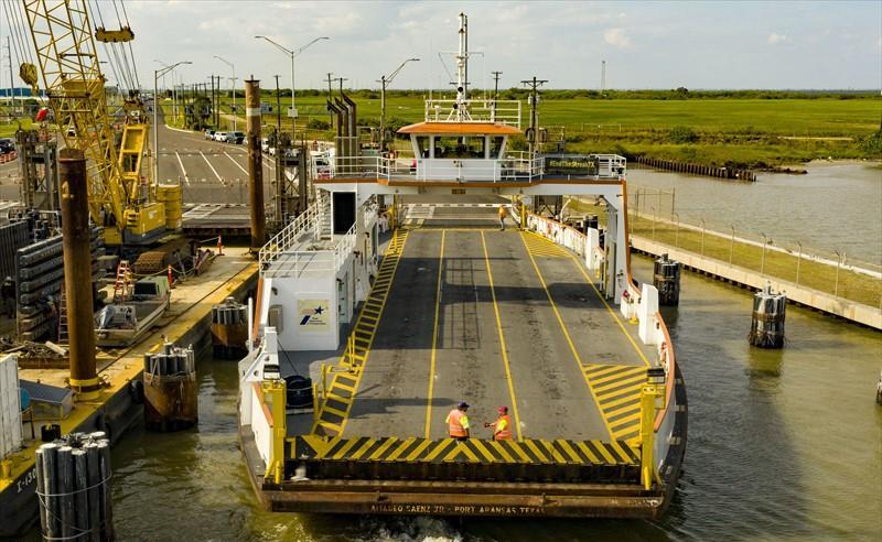 AMADEO SAENZ JR - Vesseljoin