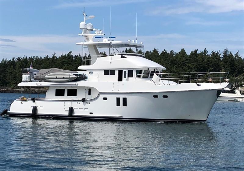 FLOATING STONES - Vesseljoin