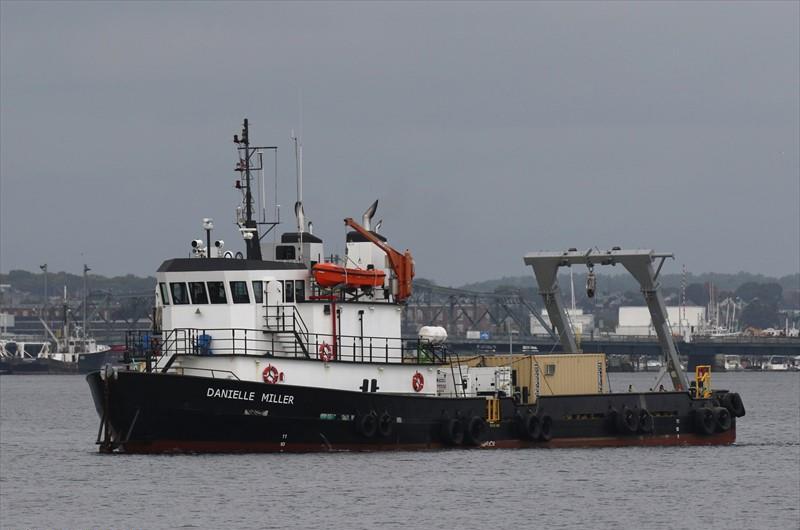 DANIELLE MILLER - Vesseljoin