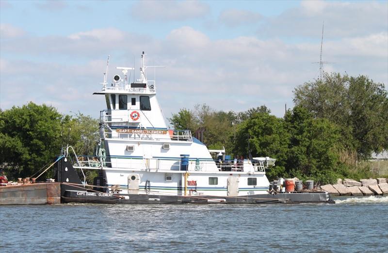 CAPT.DANIEL CLEMENT - Vesseljoin