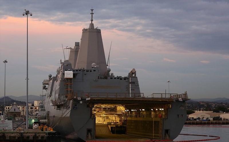 US WARSHIP 22 - Vesseljoin