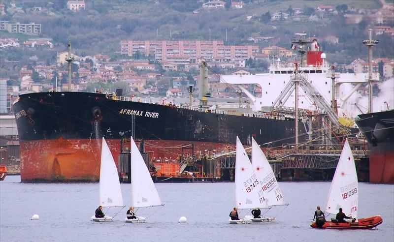 AFRAMAX RIVER - Vesseljoin