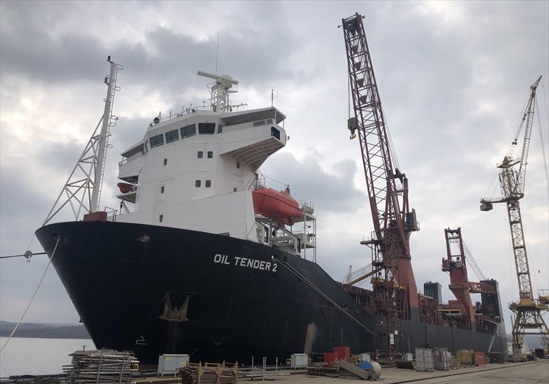 OIL TENDER 2 - Vesseljoin