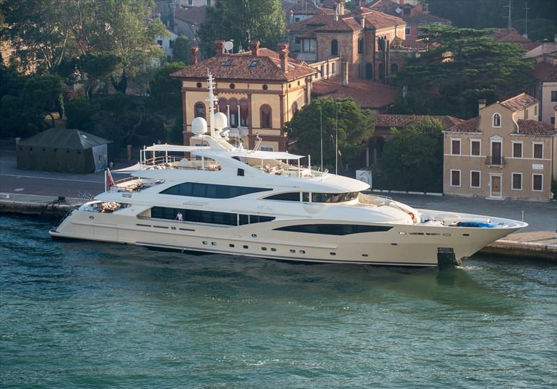 BELLE ANNA - Vesseljoin