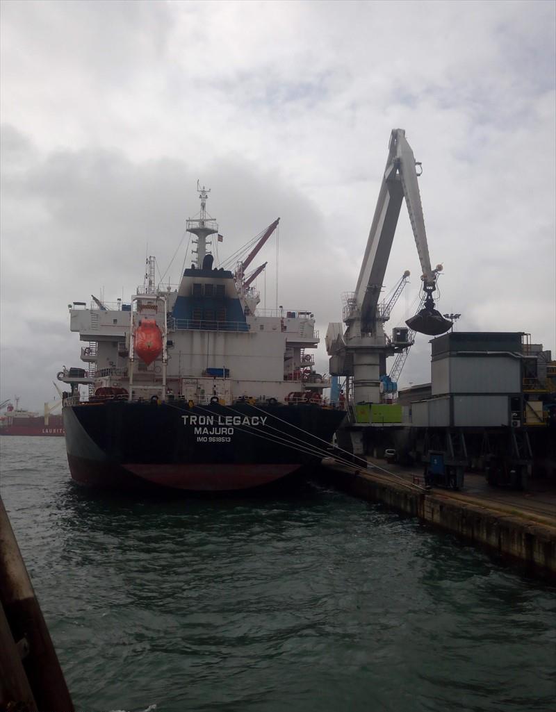 QING DAO GANG DA GANG - Vesseljoin