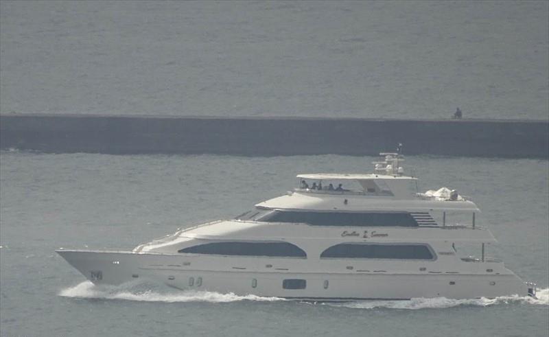 MOONLIGHT SHADOW - Vesseljoin