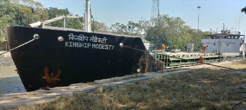 KINSHIP MODESTY - Vesseljoin