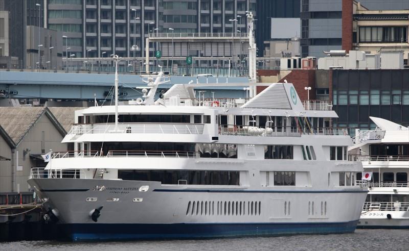 SYMPHONY MODERNA - Vesseljoin