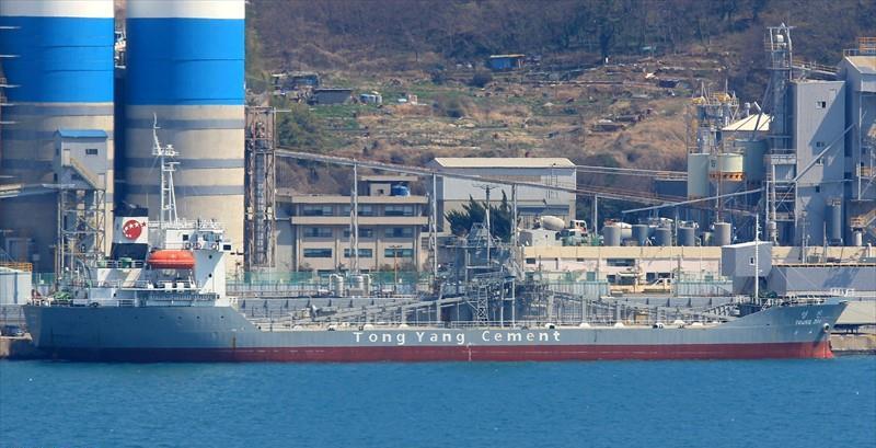 YOUNG JIN - Vesseljoin