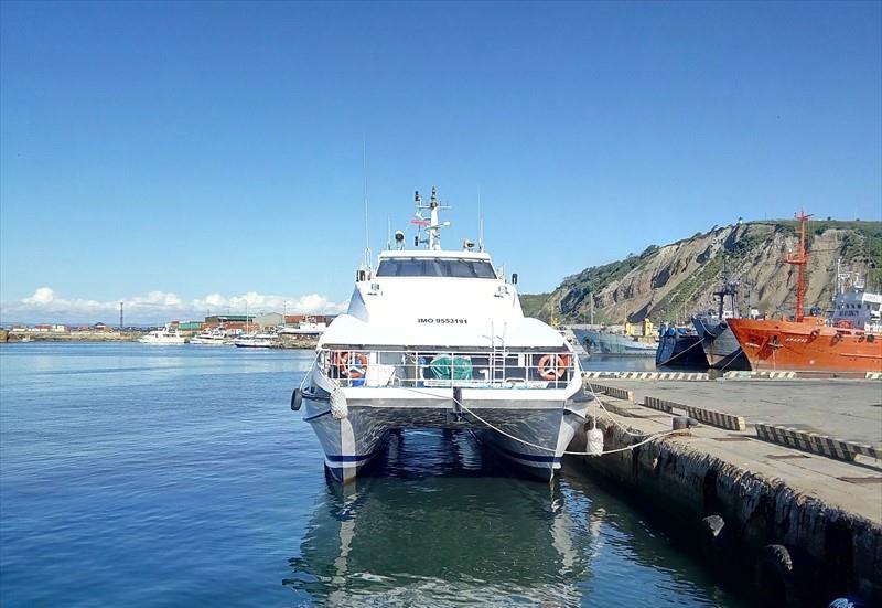 FIRST QUEEN - Vesseljoin