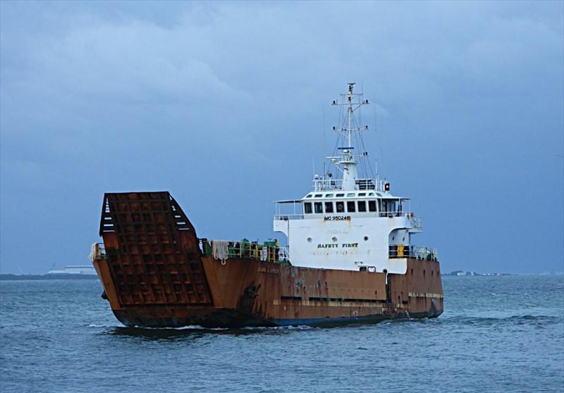 ROBERT LADLOW - Vesseljoin