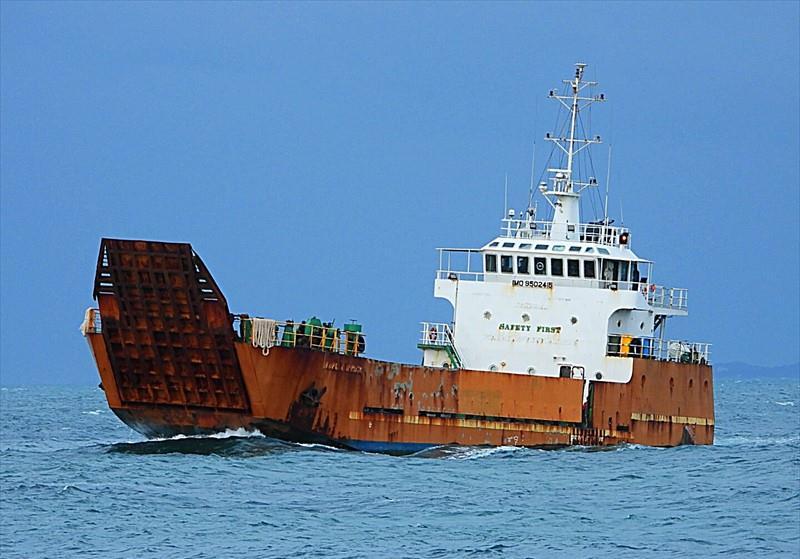 ROBERT LADLOW - Vesseljoin