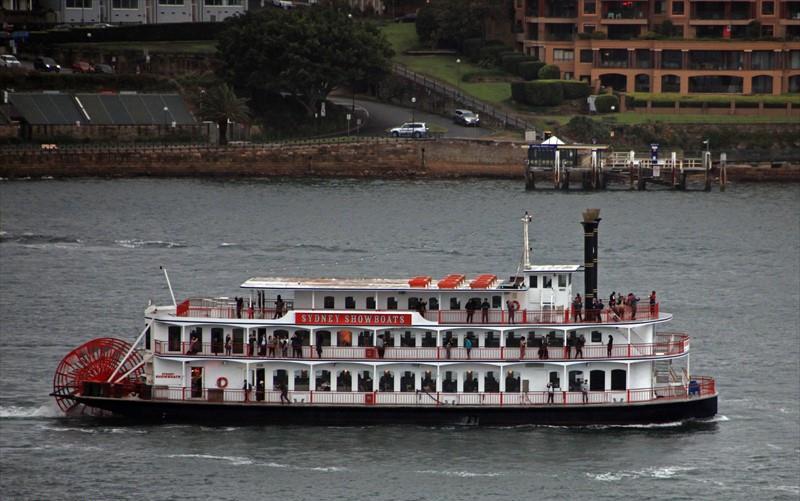 SYDNEY SHOWBOAT TWO - Vesseljoin